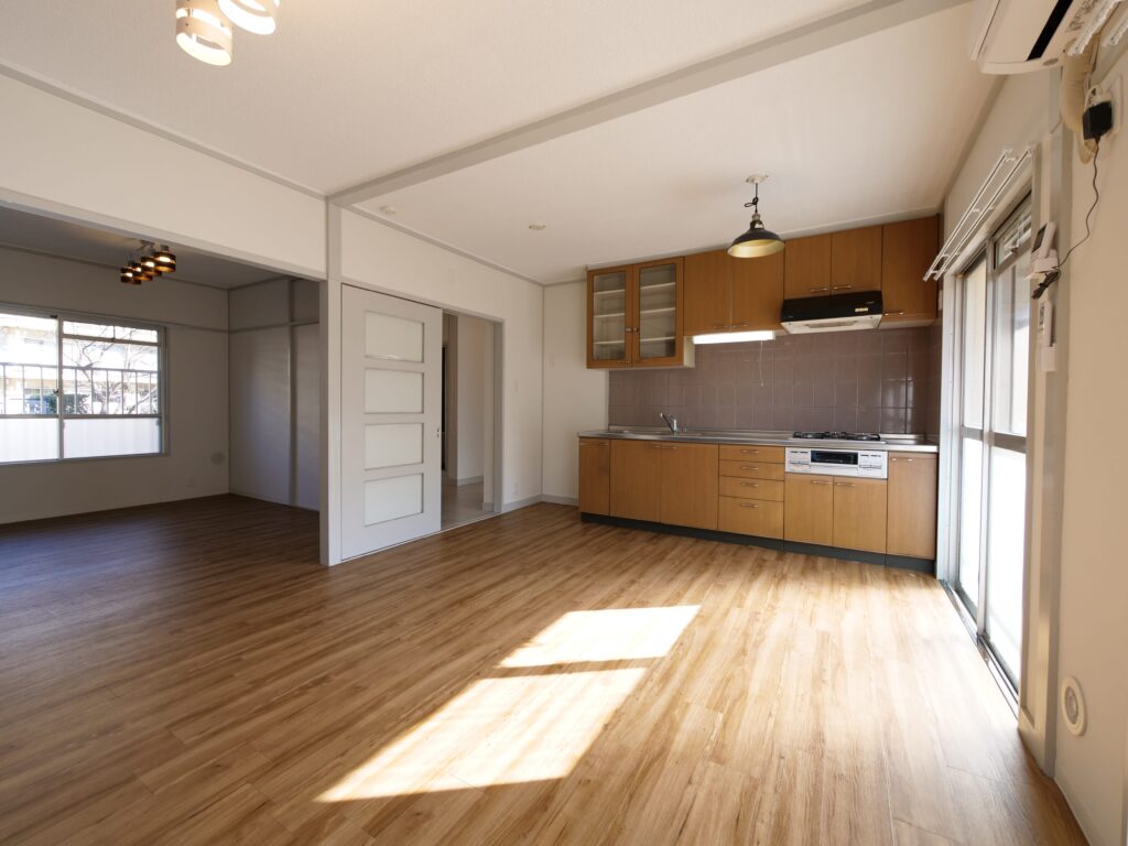 3DKを2LDKに間取り変更！千葉県船橋市の団地が使いやすくおしゃれに変身 | 1㎡×1万円の定額制リフォーム「イメチェン」